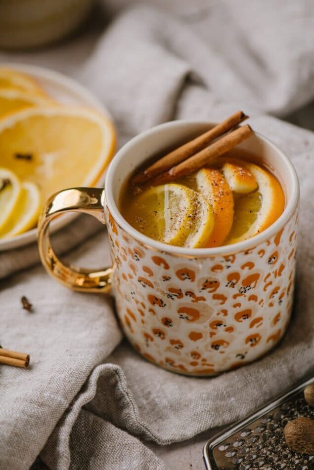 Spiced Apple Cider Cocktails (Mulled Cider) - Twist and Toast