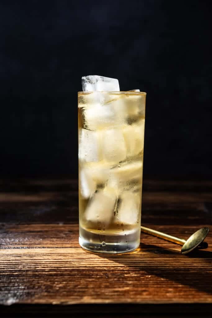 7 and 7 Cocktail - Twist and Toast