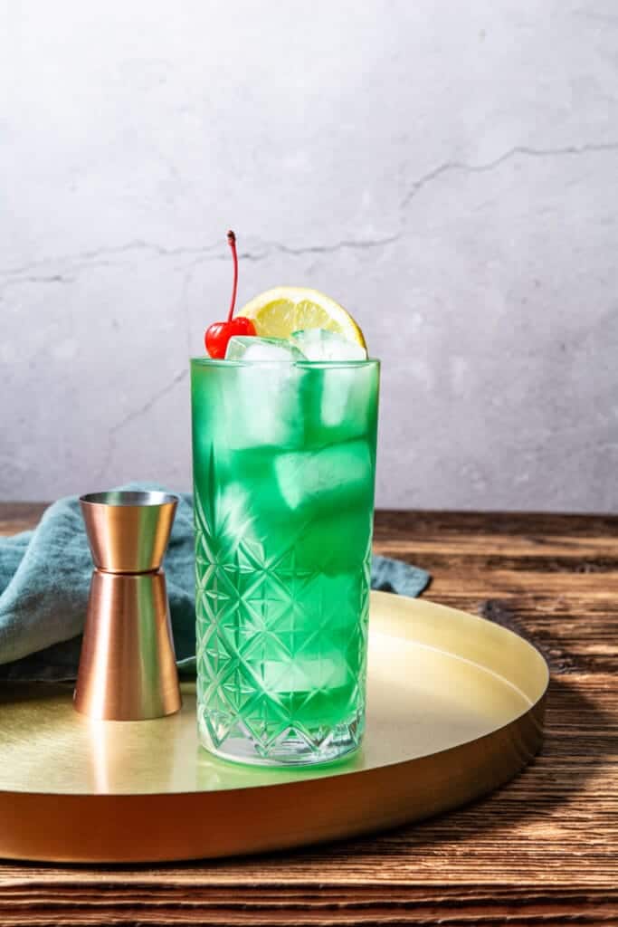 LA Water Cocktail - Twist and Toast