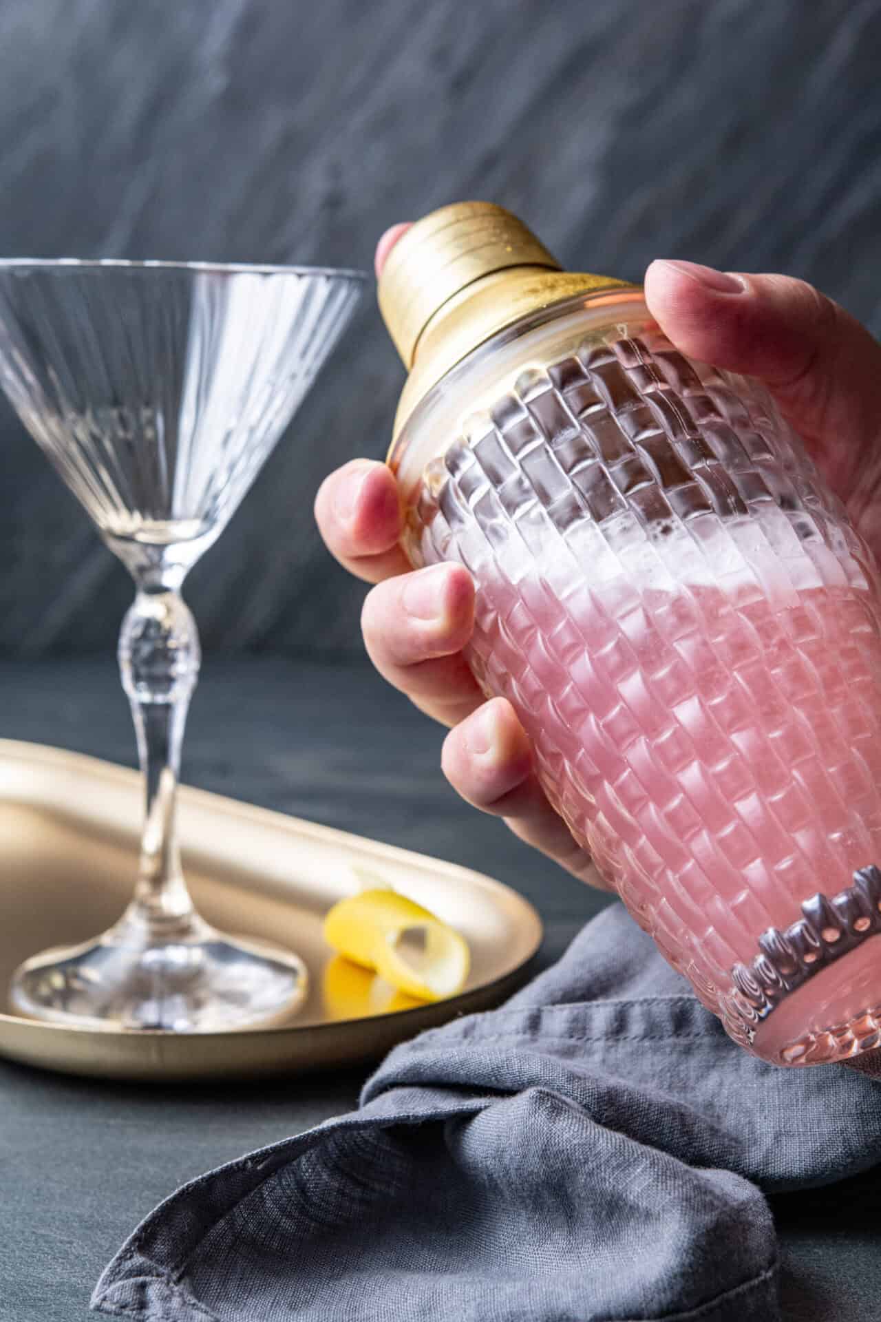 Tay-Tini Cocktail (Taylor Swift's Cosmopolitan Twist) - Twist and Toast